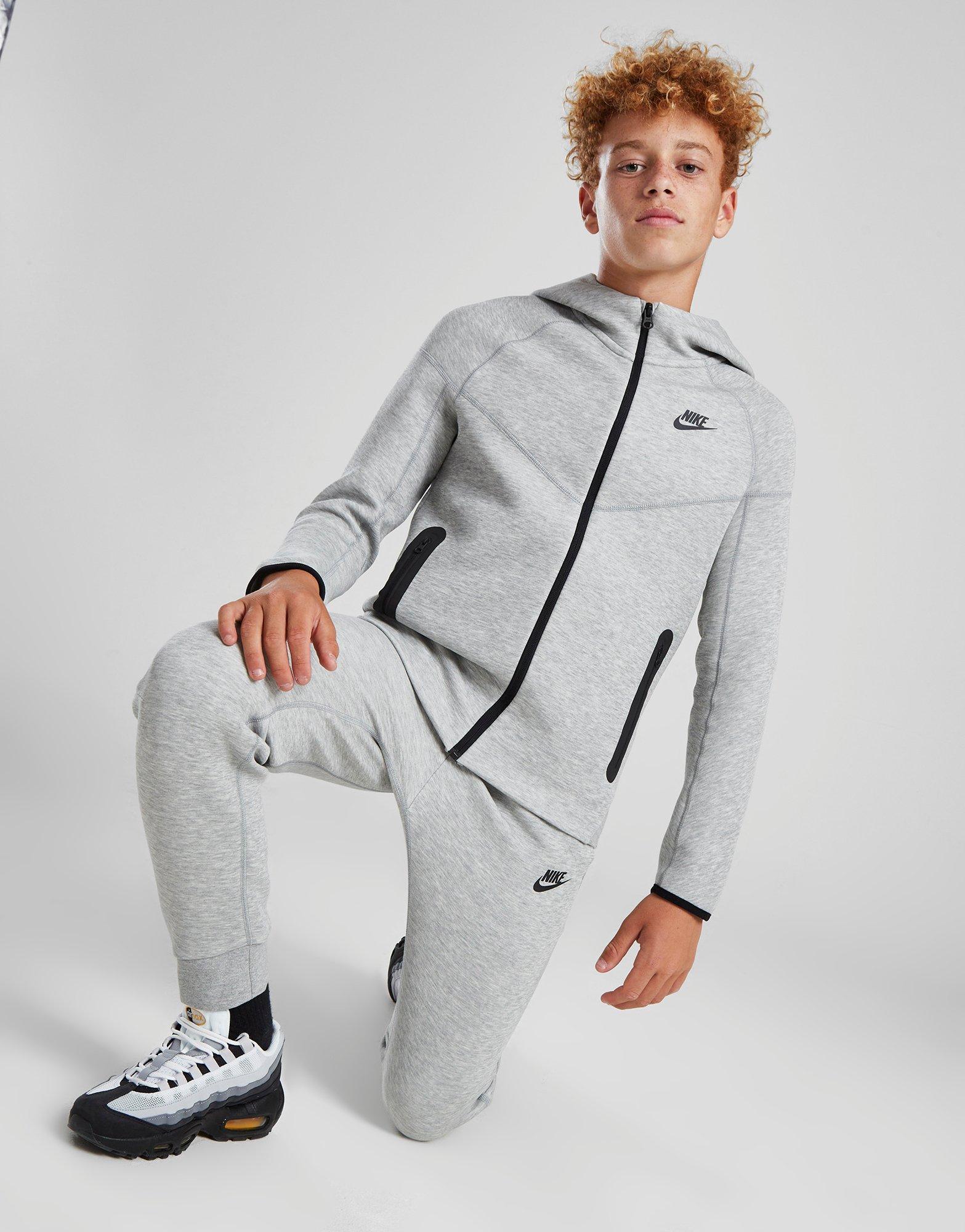 ג'קט קפוצ'ון Tech Fleece | ג'וניורס (Nike) – JD Sports ישראל